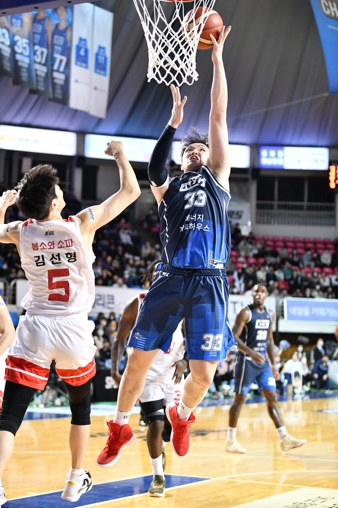 이승현 16점…프로농구 KCC, SK 꺾고 4연패 마감 - 파이낸셜뉴스