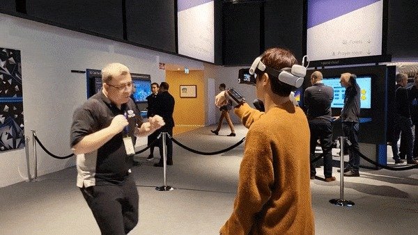 [MWC2023]재주넘는 로봇개…VR·AR도 여전히 인기 - 파이낸셜뉴스