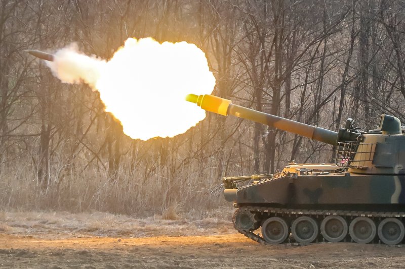 [뉴스1PICK]'초탄필중'…지축 흔들며 불 뿜는 K-55A1 자주포 - 파이낸셜뉴스