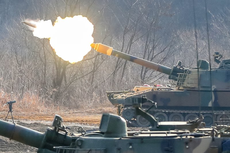 [뉴스1PICK]'초탄필중'…지축 흔들며 불 뿜는 K-55A1 자주포 - 파이낸셜뉴스