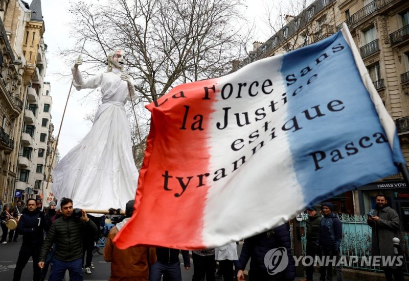 프랑스인들 연금개혁에 왜 화났나…"워라밸은 佛 정체성 문제" - 파이낸셜뉴스