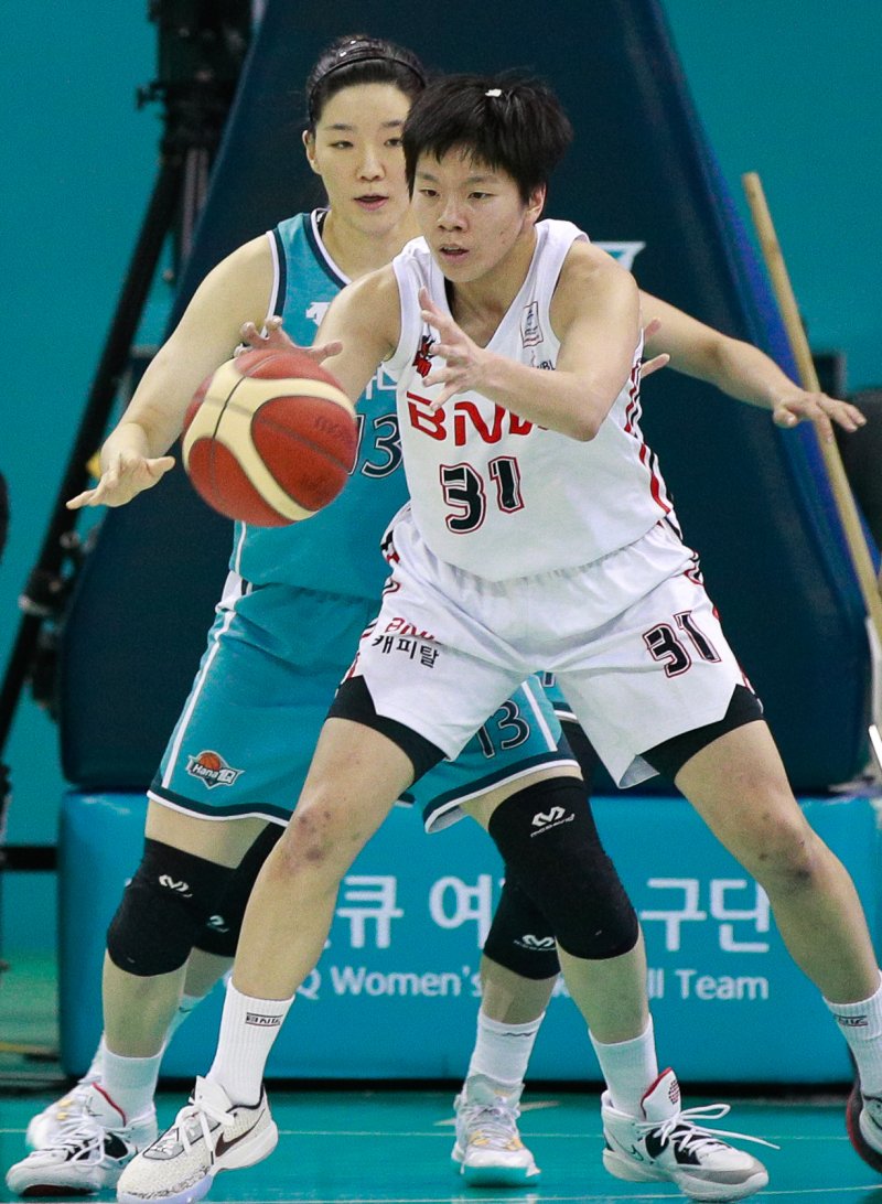 BNK 진안, WKBL 6R MVP 선정…리바운드 부문 전체 1위 - 파이낸셜뉴스