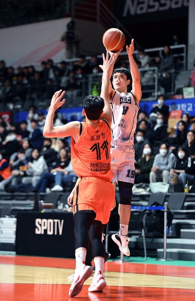 '4Q 3점슛 4방' 이근휘 "아직 부족…줄넘기로 순발력 키워요" - 파이낸셜뉴스