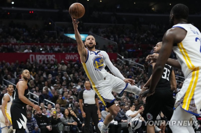NBA 클리퍼스, '커리 50점' 골든스테이트 잡고 4연승 - 파이낸셜뉴스