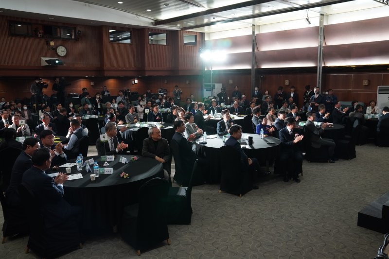 'FM 99.9' OBS라디오 개국…경기방송 정파 3년만에 '온에어' - 파이낸셜뉴스