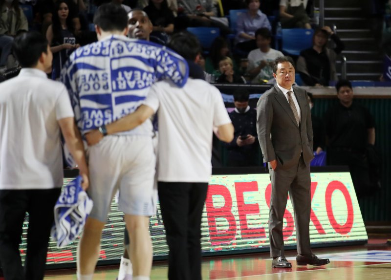 '오재현 깜짝 17점' SK, KCC에 6강 PO 1차전 승리 - 파이낸셜뉴스