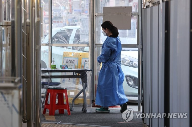 군 코로나19 주간 확진자 727명…현재 환자 653명 파이낸셜뉴스
