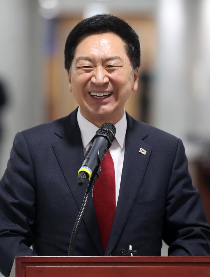 김기현, 송영길 22일 입장 표명에 "숨는 자가 범인" - 파이낸셜뉴스