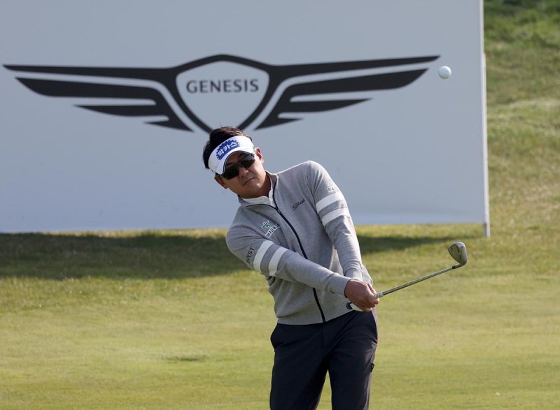 박상현, KPGA 코리아 챔피언십 2R 공동 선두 - 파이낸셜뉴스