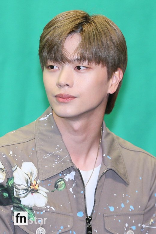 [포토] 비투비 육성재 매끈한 옆라인 헉스