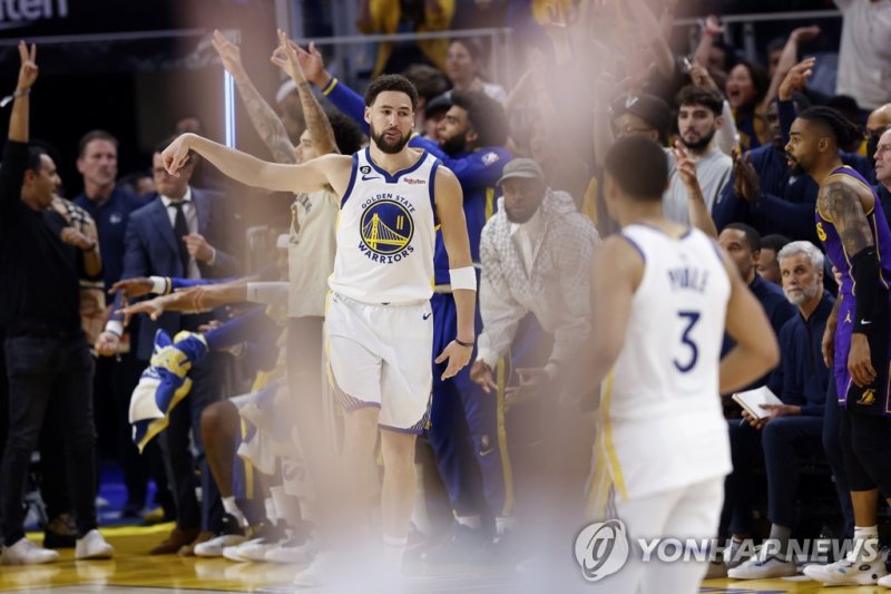톰프슨 3점 8방…골든스테이트, NBA PO 2차전서 레이커스 완파 - 파이낸셜뉴스