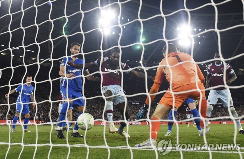 벤라마 PK골·안토니오 역전골…웨스트햄, UECL 4강 1차전 승 - 파이낸셜뉴스