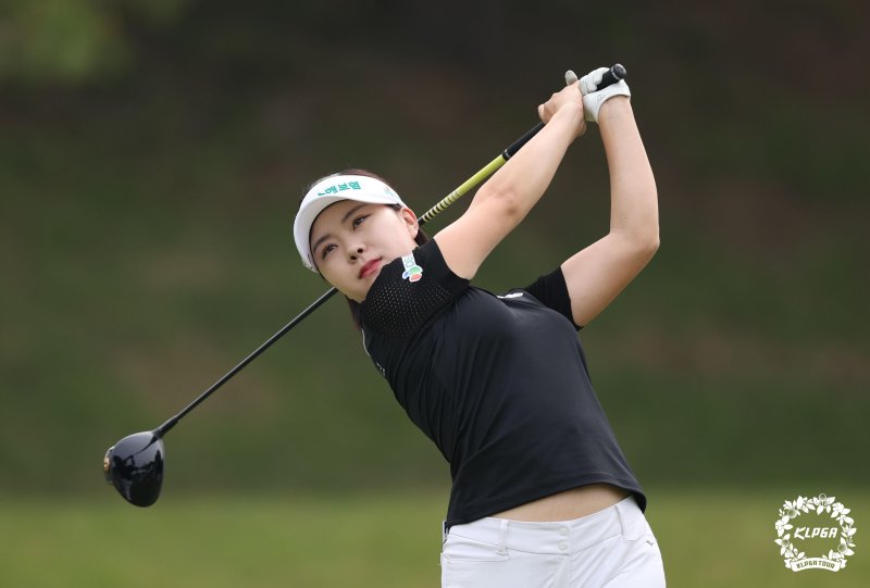 서어진, KLPGA 투어 NH 투자증권 1R 공동 선두 - 파이낸셜뉴스