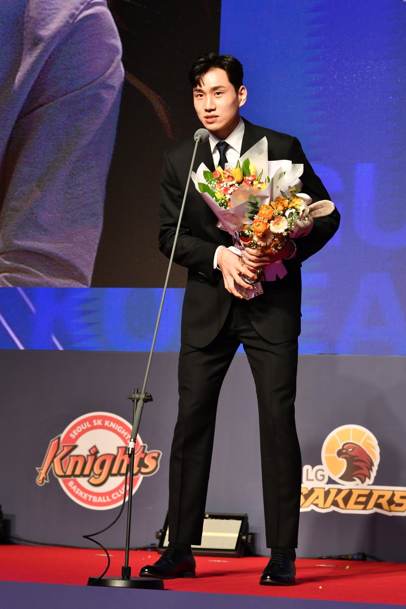 KT, FA 문성곤 영입…5년·첫해 보수 7억8000만원 - 파이낸셜뉴스