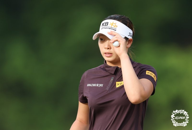KLPGA 투어 방신실 "감기로 컨디션 안 좋아…멀리 치면 260m" - 파이낸셜뉴스