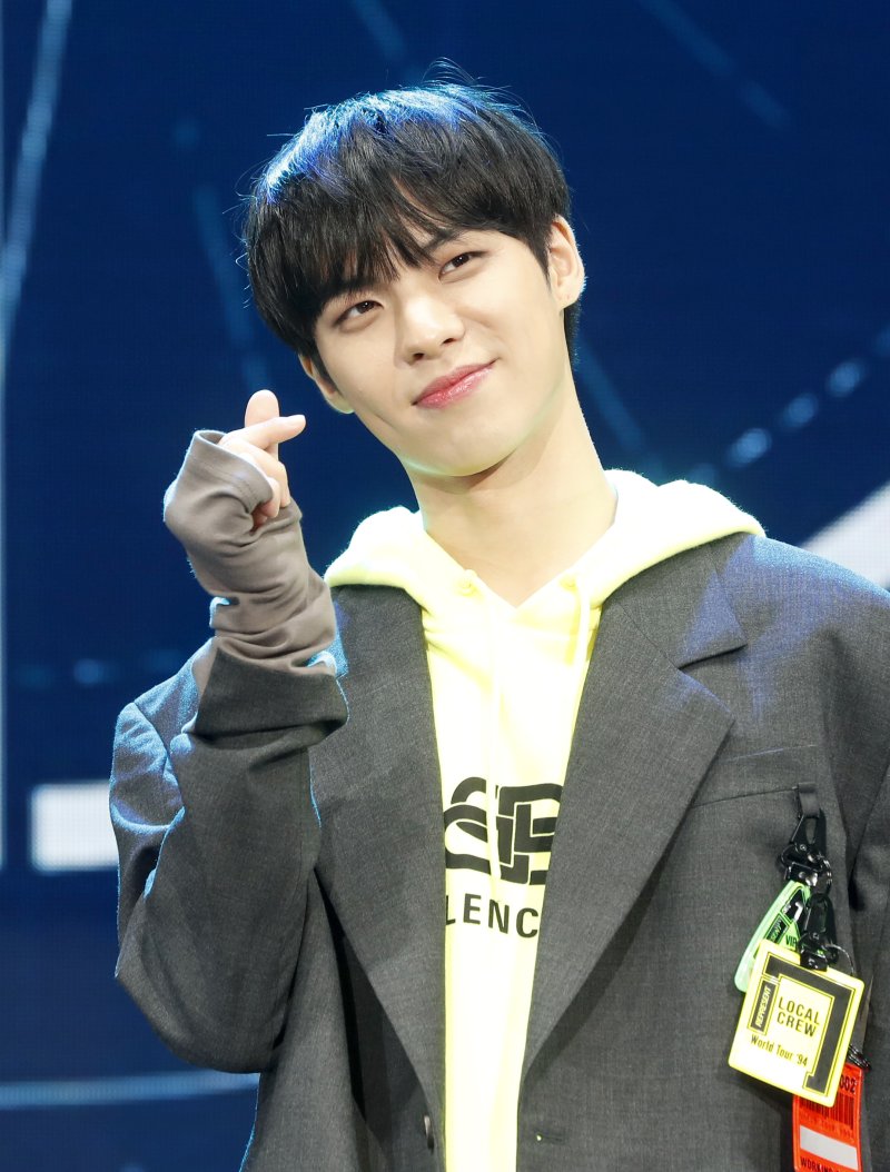 CIX BX "MV로 연기 첫 도전, 소리 지르는 장면 편집 돼" - 파이낸셜뉴스