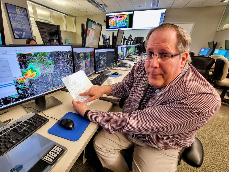 "토네이도가 온다"…빨간 버튼 누르자 세부상황 바로 전파 - 파이낸셜뉴스