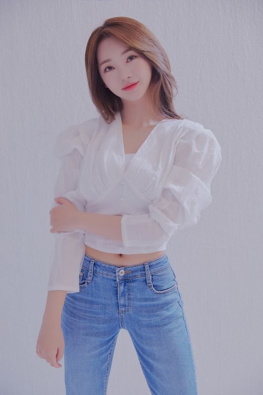 Trot Singer Hong Ji-yoon Wins Exclusive Contract Dispute with Agency ...