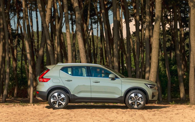 볼보, 베스트셀링 SUV XC40 '그린 세이지' 한정판 에디션 출시 - 파이낸셜뉴스