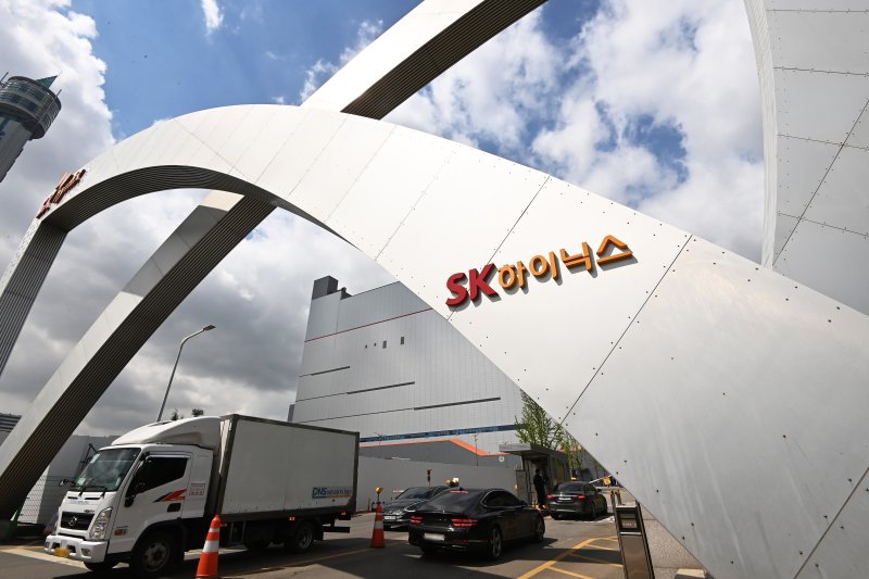 SK하닉도, LGD도 적자폭 줄였다…'바닥론' 현실 된다 - 파이낸셜뉴스