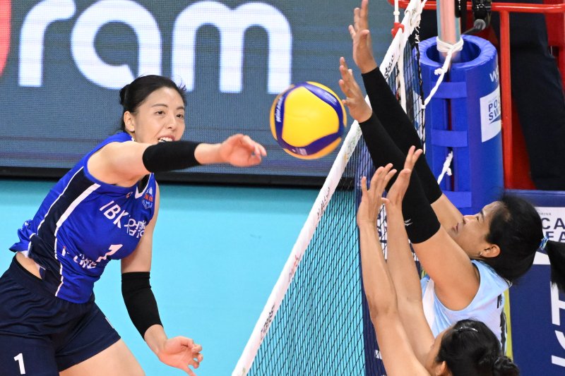 기업은행·GS칼텍스, KOVO컵 준결승 진출…4강 대진 완성(종합) - 파이낸셜뉴스