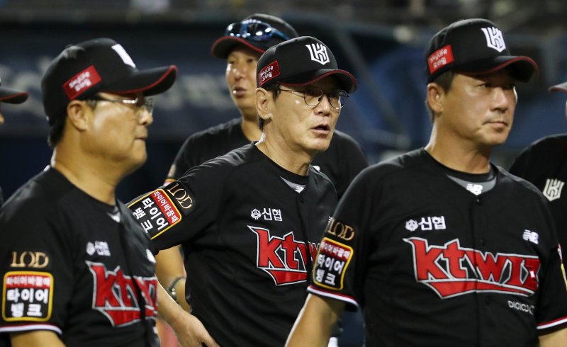 '5연승 질주' KT, 2위 SSG와 승차 없애…4연승 롯데는 6위 도약(종합) - 파이낸셜뉴스