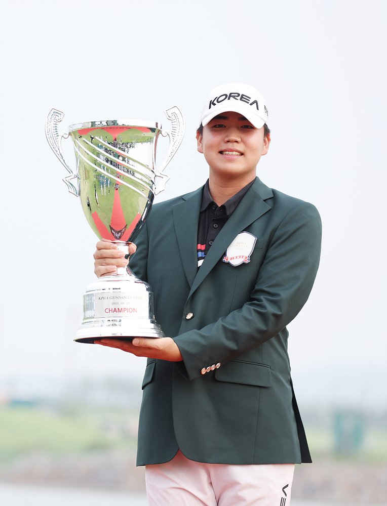 '프로 잡는 국대'… 장유빈, 4타 차 뒤집고 '군산의 제왕' 등극 - 파이낸셜뉴스