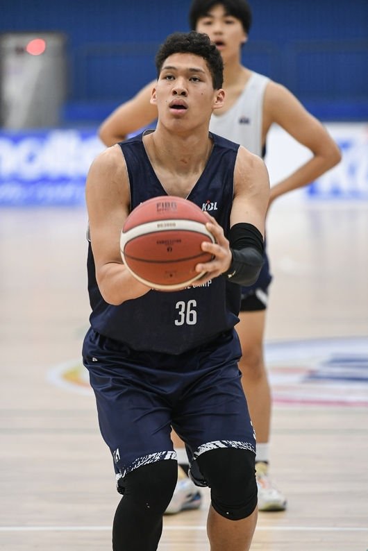 U16 남자 농구대표팀, KBL 연고 선수 3명+장신 선수 1명 발탁 - 파이낸셜뉴스