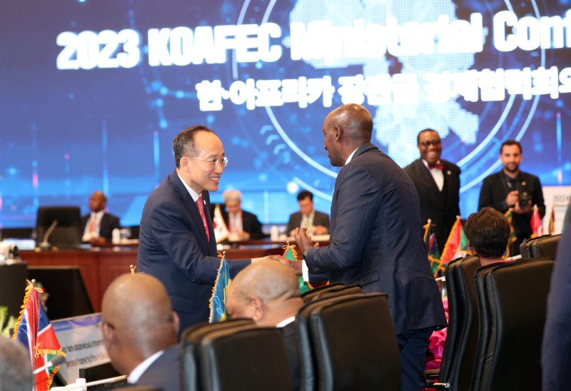 아프리카 재무장관들 만난 추경호…"부산엑스포 지지 당부" - 파이낸셜뉴스