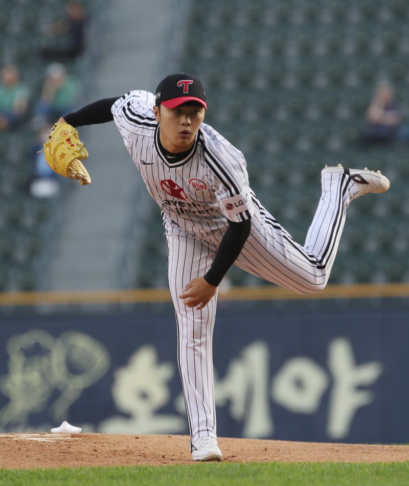 LG, KT 꺾고 1위 매직넘버 6…SSG, 4위 두산 맹추격(종합) - 파이낸셜뉴스