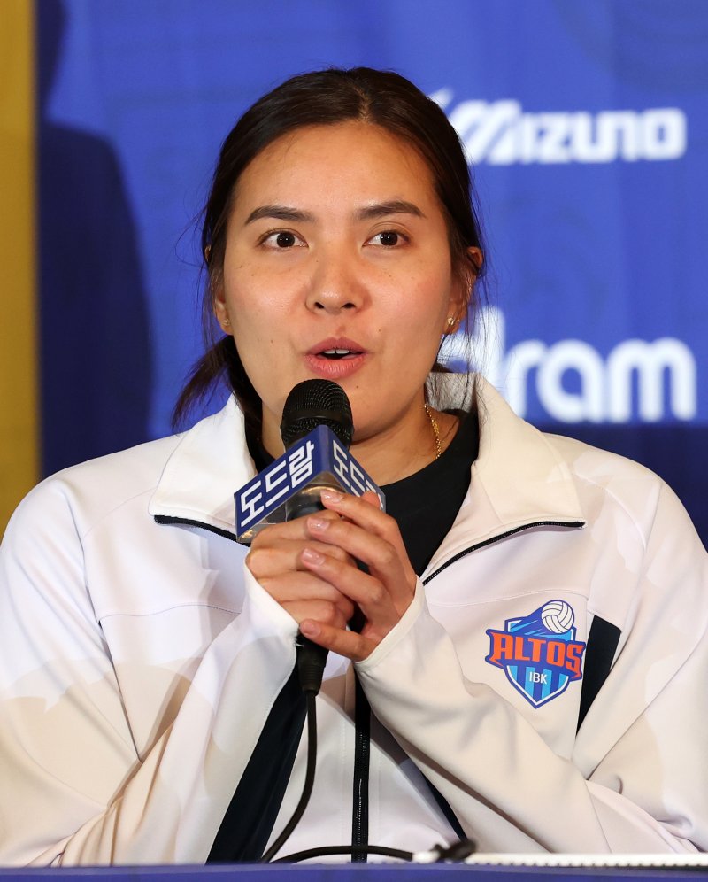 '동네북' 된 女 배구, 김호철 감독의 일침 "현 상태로는 힘들다" - 파이낸셜뉴스