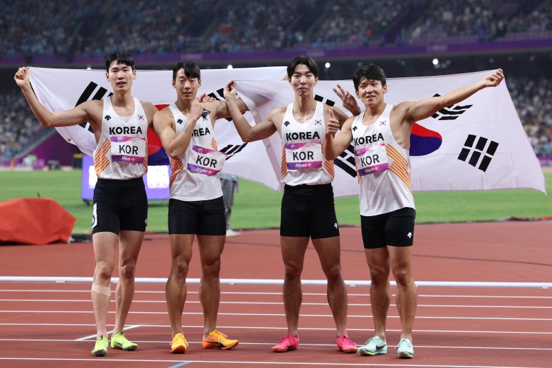 육상 김국영, 전국체전 일반부 100m 우승…대학부 이재성은 대회新 - 파이낸셜뉴스