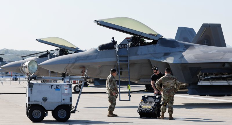 [뉴스1 PICK]美 '핵무기 탑재' B-52 폭격기, 서울 ADEX 개막식 참가… 서울 상공 비행 - 파이낸셜뉴스