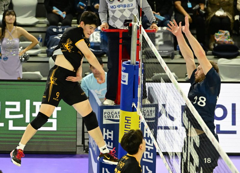 '정한용 29점' 대한항공, KB손해보험과 풀세트 끝에 3-2 승리 - 파이낸셜뉴스