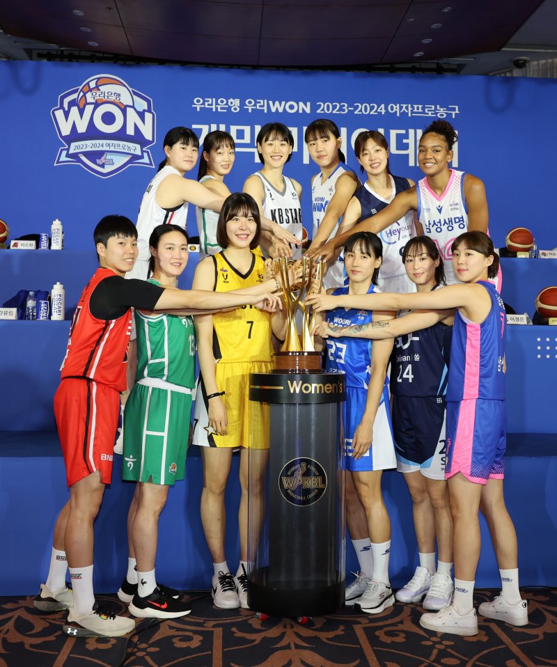 돌아온 박지수의 눈물, 그리고 김단비가 보여준 '통합 MVP' 품격 - 파이낸셜뉴스