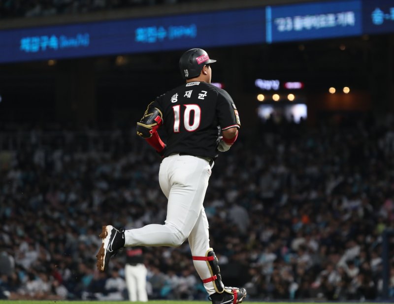 '쿠에바스 투혼 + 타선 대폭발' KT, NC 대파…승부는 최종 5차전으로[PO4] - 파이낸셜뉴스