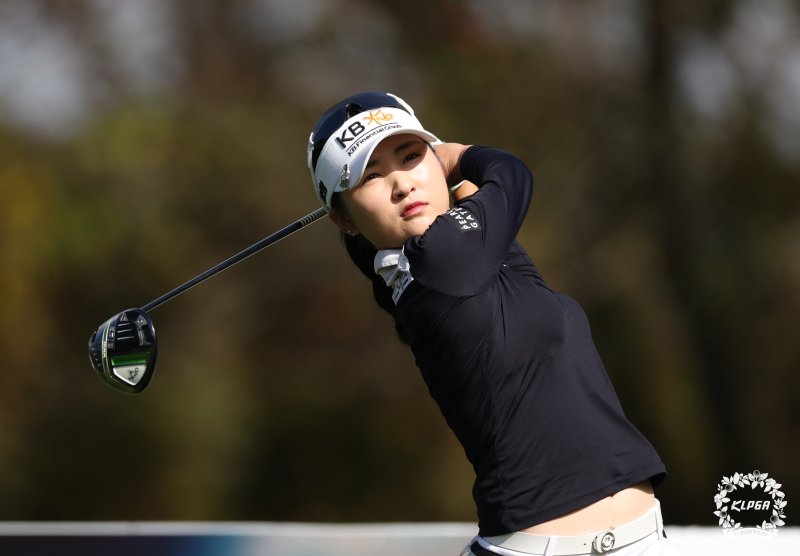 성유진, 3R 단독선두 도약…이예원·김재희와 챔피언조 - 파이낸셜뉴스