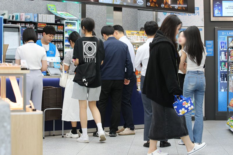 "GS25 웃고, CU 울고" 편의점 3분기 성적표 PB가 좌우했다 - 파이낸셜뉴스