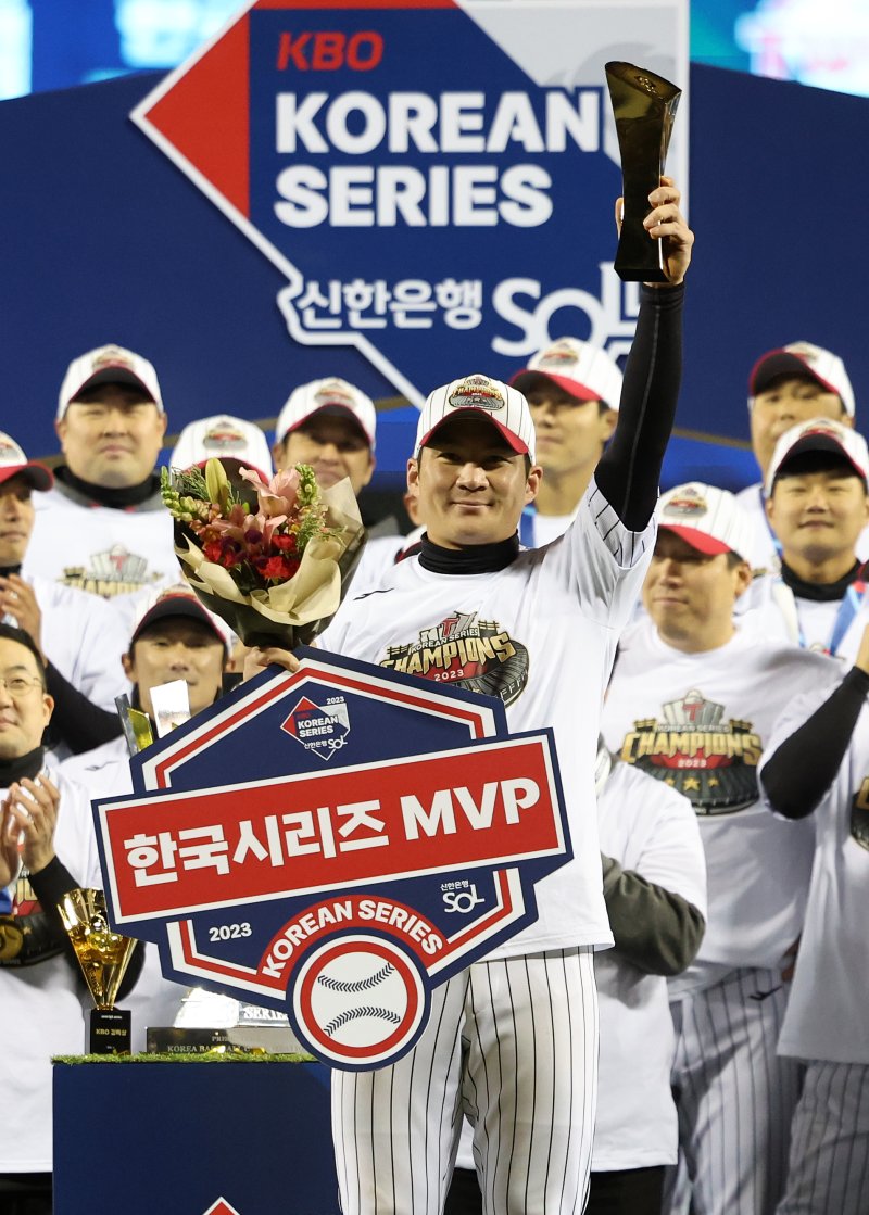 'KS MVP' 오지환 포함 LG 선수단, 日 벳푸서 회복 훈련 실시 - 파이낸셜뉴스