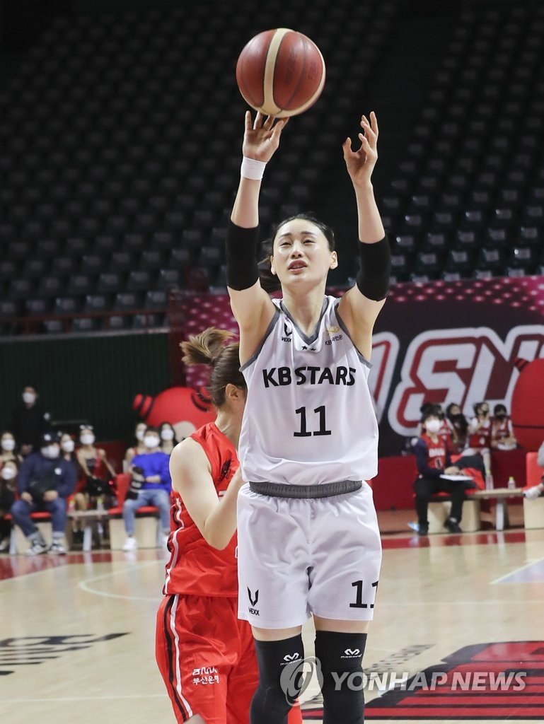 '강이슬 22점' 여자농구 KB, BNK에 21점차 완승 - 파이낸셜뉴스