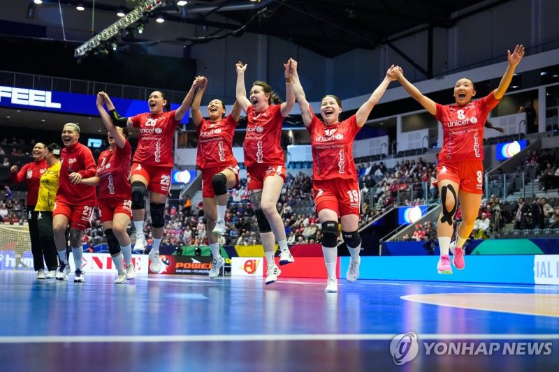 IOC 회원국도 아닌 그린란드가 핸드볼 세계선수권에는 어떻게? - 파이낸셜뉴스