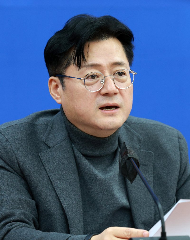 홍익표 "여, 15일까지 위성정당 방지 합의해야…기한 넘으면 판단 다시할 것" - 파이낸셜뉴스