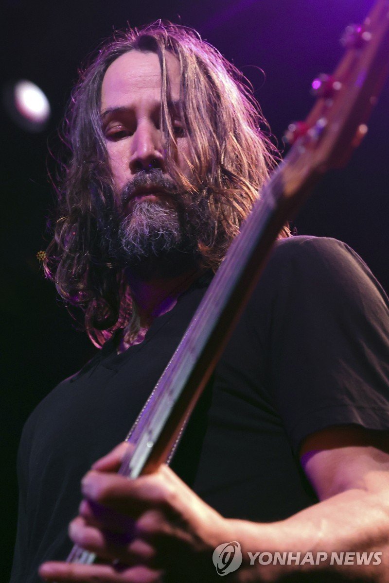 배우 키아누 리브스 집에 떼강도…올초엔 스토커에 시달려 - 파이낸셜뉴스