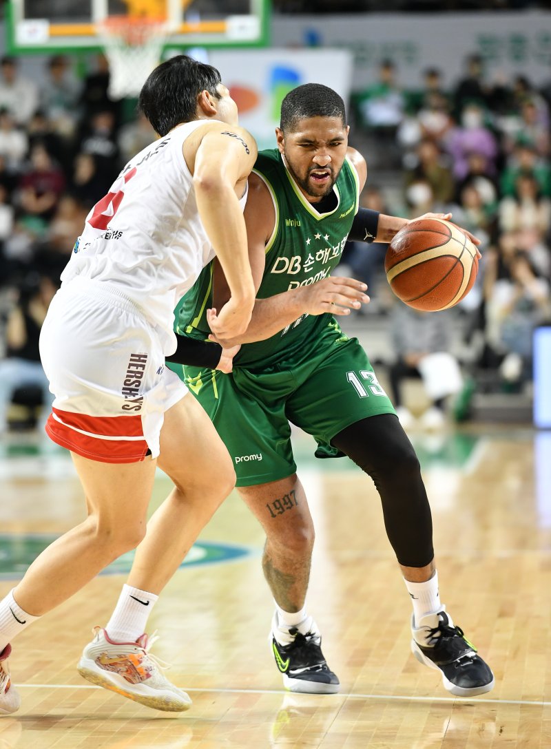 '로슨 28점' 프로농구 선두 DB, SK 꺾고 4연승 질주 - 파이낸셜뉴스