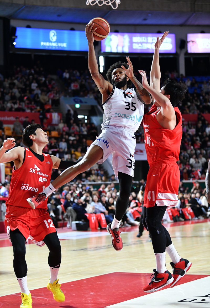 '배스 4쿼터에만 17점' 프로농구 KT, SK에 짜릿한 역전승(종합) - 파이낸셜뉴스