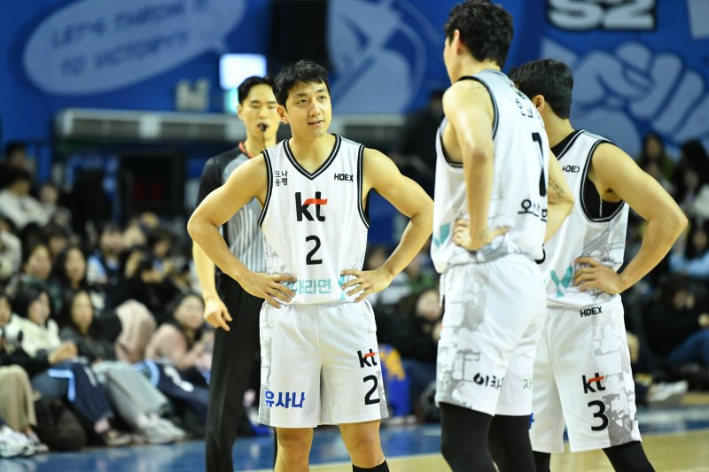 프로농구 DB, KCC 누르고 3연승…'허훈 복귀' KT도 7연승(종합) - 파이낸셜뉴스