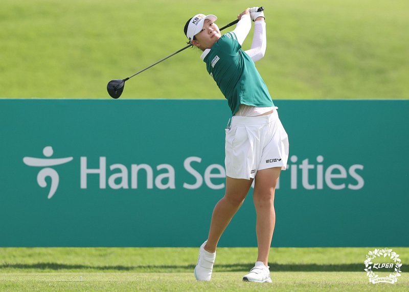 방신실, KLPGA 개막전 첫날 버디 7개…마지막 홀에선 '버저비터'(종합) - 파이낸셜뉴스
