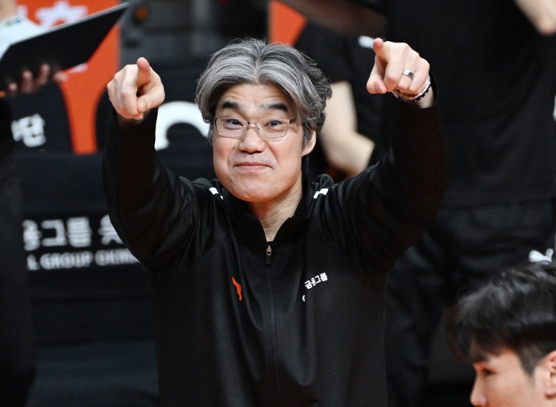 대한항공 잡은 오기노 OK금융 감독 "2~3일 동안 서브 연습에 집중했다" - 파이낸셜뉴스