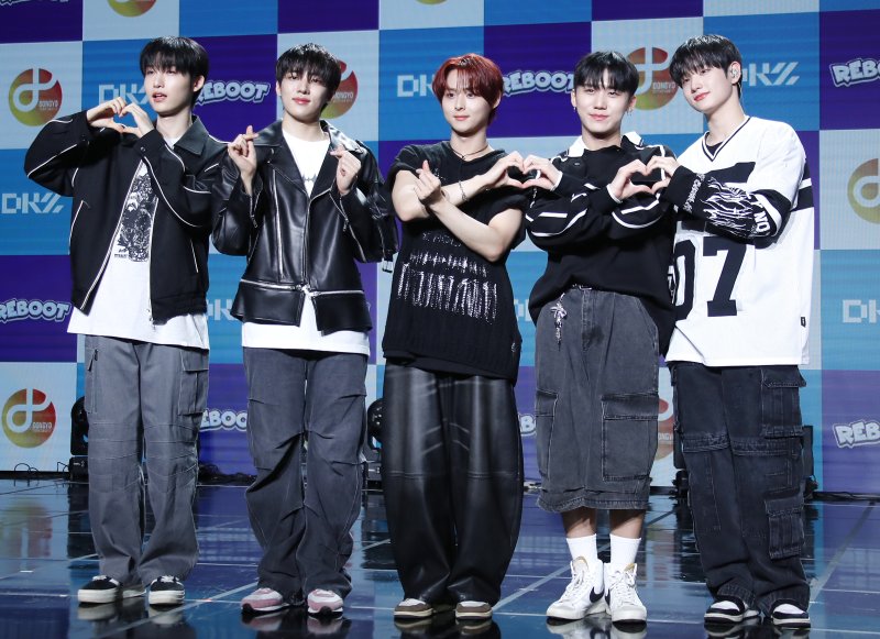 DKZ "5인조로 개편, 더 멋있게 보일 수 있도록 컴백 준비" [N현장] - 파이낸셜뉴스