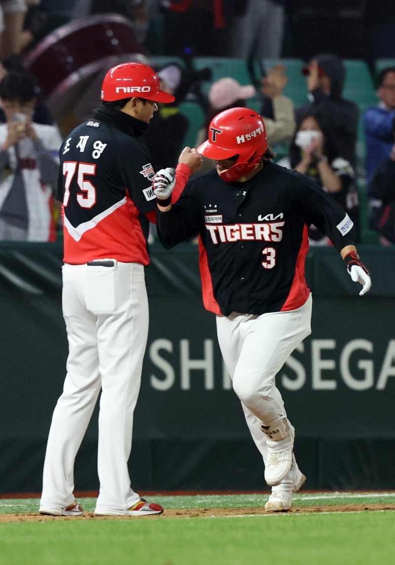 KIA 김선빈, SSG전서 동점 솔로포 '쾅'…578일만에 홈런 - 파이낸셜뉴스